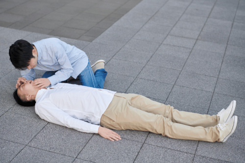 Drown: First Aid to Rescue Someone Who is Drowning - Willnice